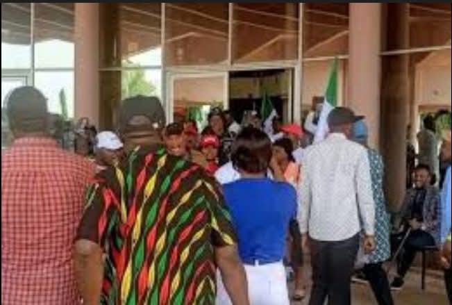 FCTA Workers to Shut Abuja Offices as Strike Begins Monday - Odogwu Blog